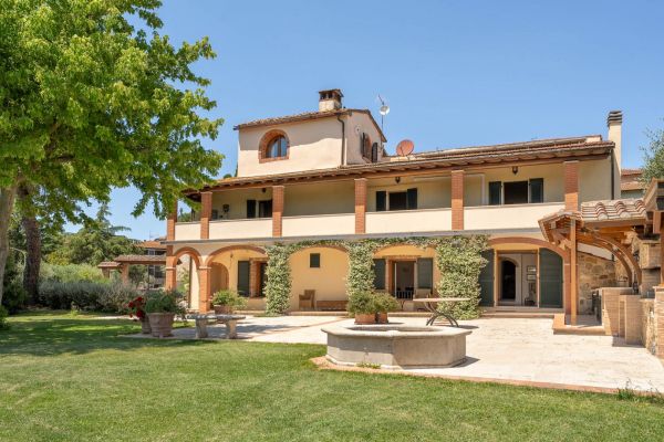 Villa with pool, Sinalunga – Tuscany